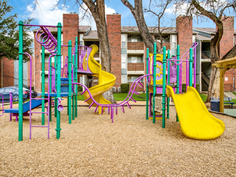 Apartments in Oak Cliff | Exchange 7272