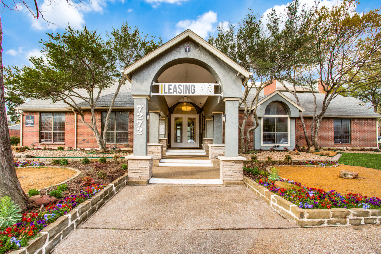 Apartments in Oak Cliff | Contact Us | Exchange 7272